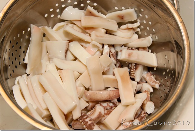 Korean Cuisine: Ojinguh Bokeum Version 2.0 - Squid Stir Fry - (오징어 볶음)